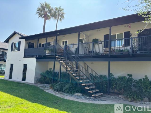 2 BR, 1 BA Apartment 393 N Oak St, Unit F, Orange, CA 92867
