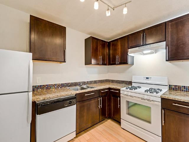 2 BR, 1 BA Apartment 3900 West 7th Street Unit 1 15, Fort Worth, TX 76107