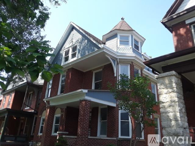 2 BR, 1 BA Apartment 390 East Oakland Avenue, Unit A, Columbus, OH 43202