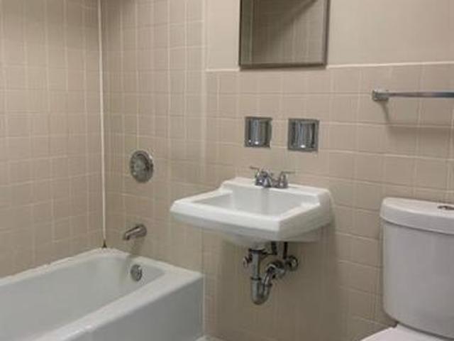 2 BR, 1 BA Apartment 390 Executive Dr, Unit 304, Carol Stream, IL 60188