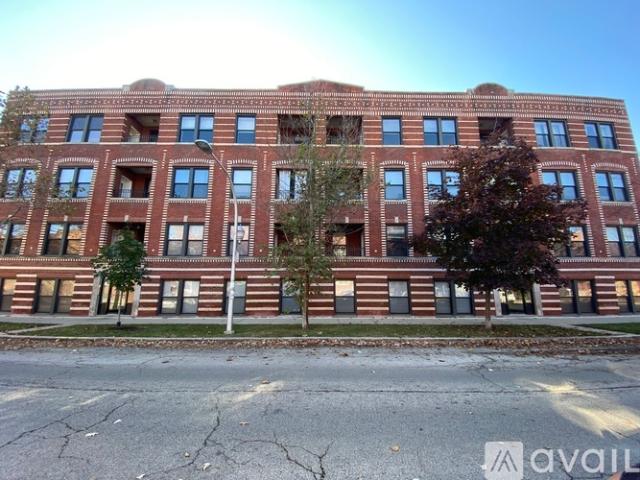 2 BR, 1 BA Apartment 3923 W Altgeld St, Unit 3, Chicago, IL 60647