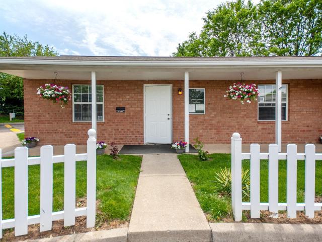 2 BR, 1 BA Apartment 3939 Rosland Dr Unit 286, Columbus, OH 43207
