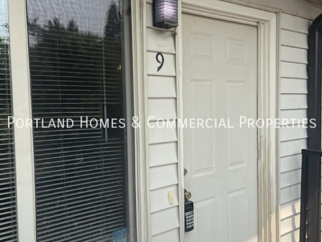 2 BR, 1 BA Apartment 3965 Southeast Gladstone Street, Portland, OR 97202