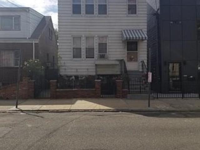 2 BR, 1 BA Apartment 39 Beacon Ave, Jersey City, NJ 07306