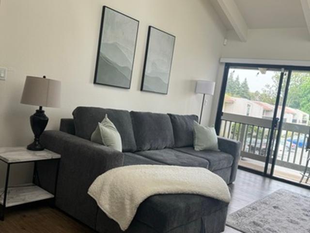 2 BR, 1 BA Apartment 39 Dearborn Place, Unit 98, Goleta, CA 93117
