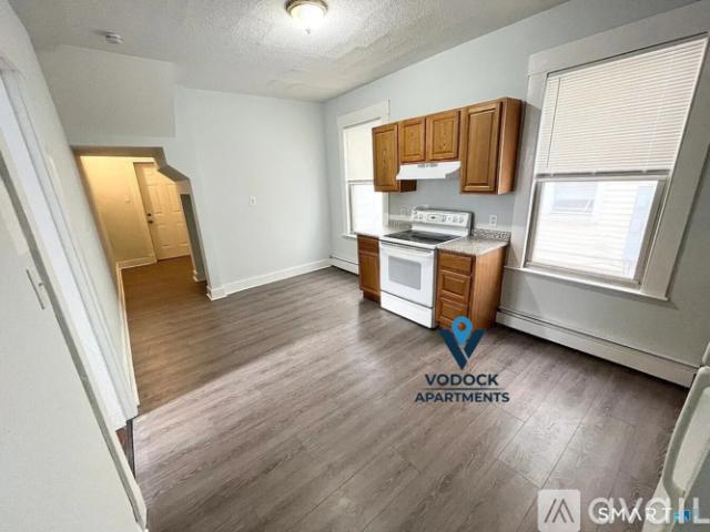 2 BR, 1 BA Apartment 39 Shepard St, Unit 1, New Haven, CT 06511