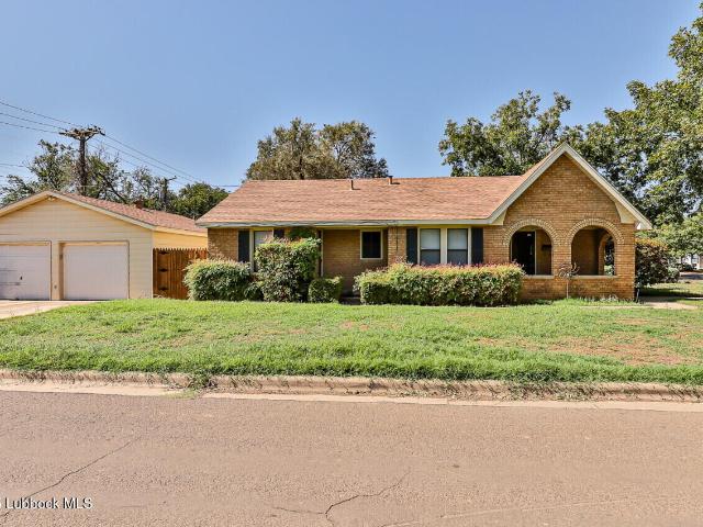 2 BR, 1 BA Apartment 3001 22nd Street, Lubbock, TX 79410
