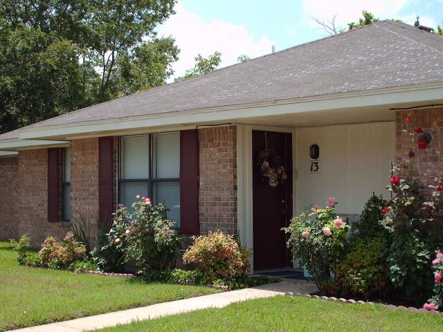 2 BR, 1 BA Apartment 300 East Elm St Edgewood, TX 75117