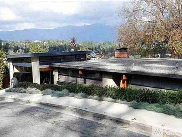 2 BR, 1 BA Apartment 300 Sequoia Drive, Pasadena, CA 91105