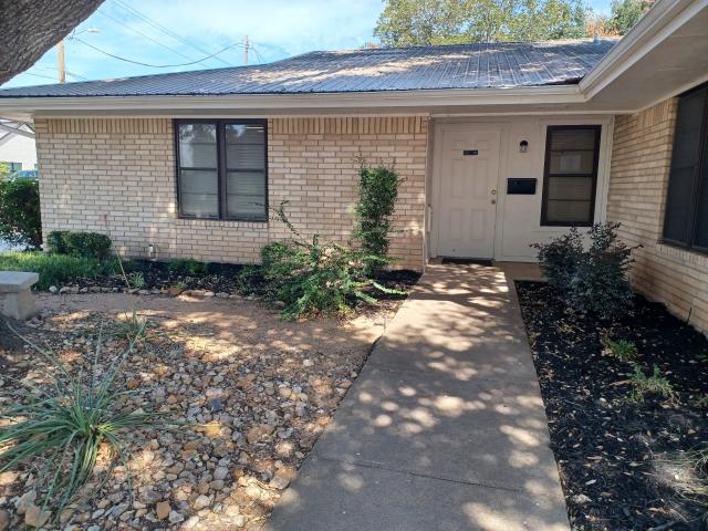 2 BR, 1 BA Apartment 301 Grace Lane, Taylor, TX 76574
