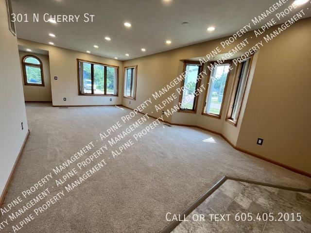 2 BR, 1 BA Apartment 301 N Cherry St, Lennox, SD 57039