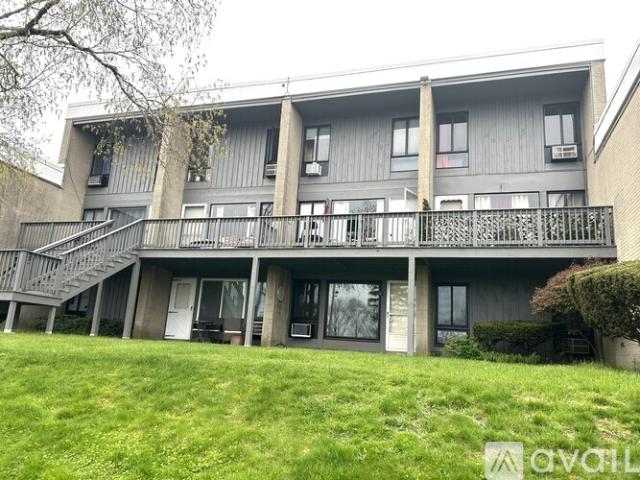 2 BR, 1 BA Apartment 301 Neponset St, Unit 25, Norwood, MA 02062