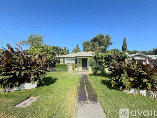 2 BR, 1 BA Apartment 3021 Oleander Ave, Merced, CA 95340