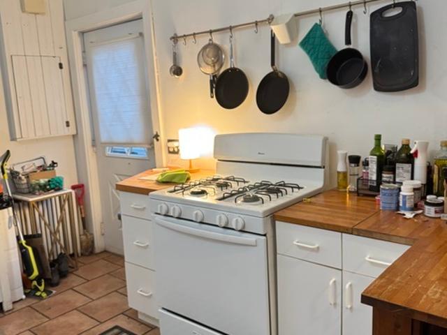 2 BR, 1 BA Apartment 302 South Orange Street, Unit Carriage house, Media, PA 19063