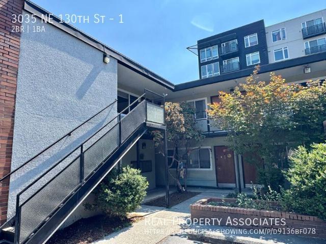 2 BR, 1 BA Apartment 3035 NE 130th St, Seattle, WA 98125