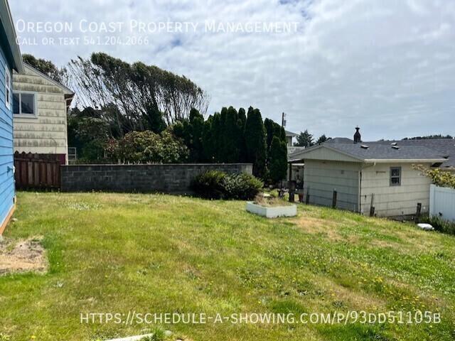 2 BR, 1 BA Apartment 3039 NW Oar, Lincoln City, OR 97367