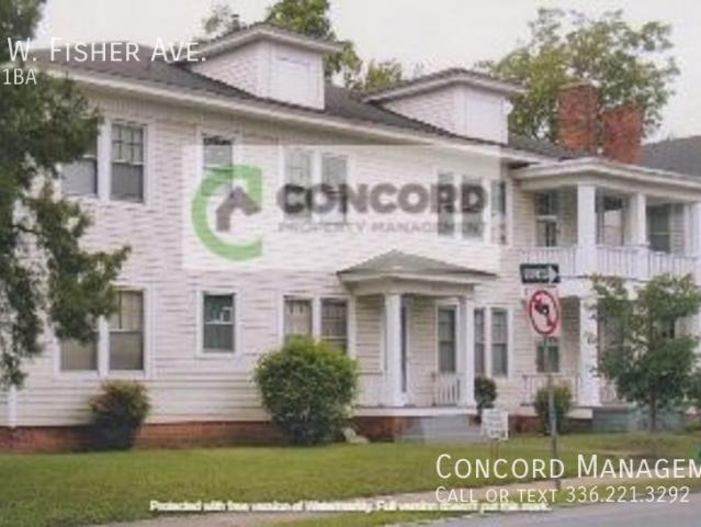 2 BR, 1 BA Apartment 307 W. Fisher Ave Greensboro, NC 27401