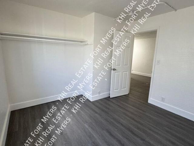2 BR, 1 BA Apartment 3041 Second Street 3041 Second Street, Fort Myers, FL 33916