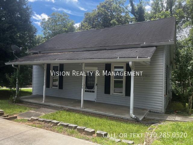 2 BR, 1 BA Apartment 304 Broad St, Carrollton, GA 30117