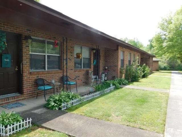 2 BR, 1 BA Apartment 304 Julia Circle, Sulligent, AL 35586