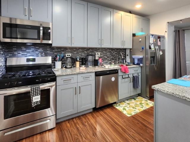 2 BR, 1 BA Apartment 3051 N Spaulding Ave, Chicago, IL 60618