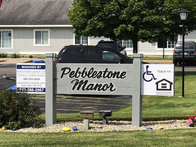 2 BR, 1 BA Apartment 305 Briarwood Dr, Clare, MI 48617