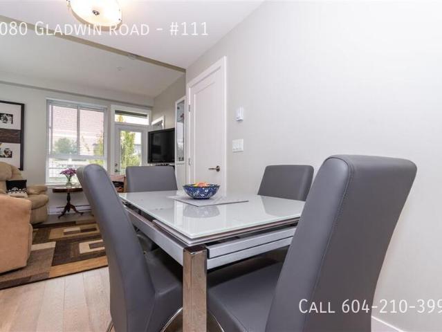 2 BR, 1 BA Apartment 3080 Gladwin Road, Abbotsford, BC V2T 0G3