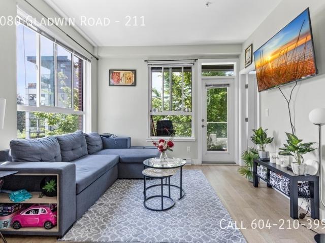 2 BR, 1 BA Apartment 3080 Gladwin Road, Abbotsford, BC V2T 0G3