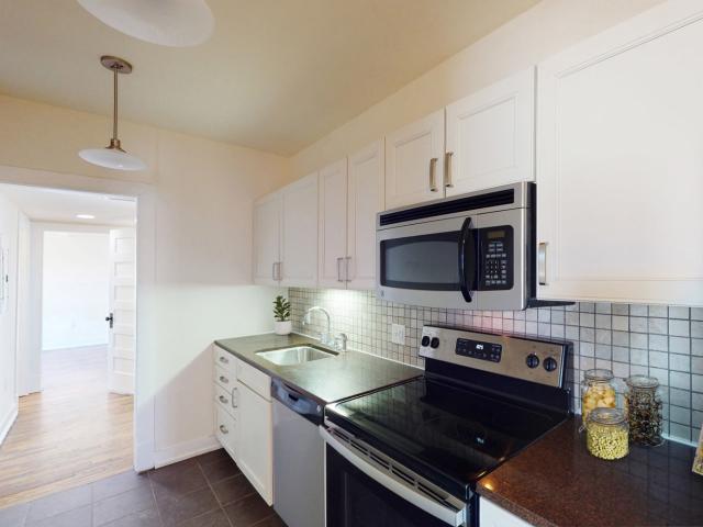 2 BR, 1 BA Apartment 308 310 East 34th Street Unit 3E, Kansas City, MO 64111