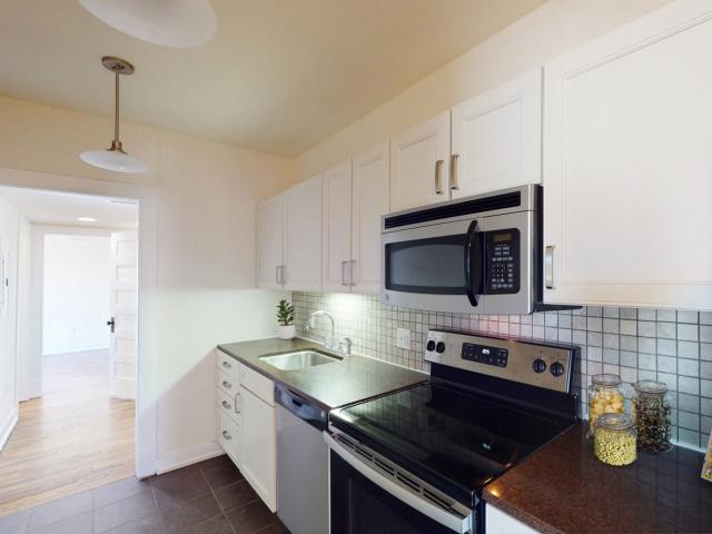 2 BR, 1 BA Apartment 308 310 East 34th Street Unit 3E, Kansas City, MO 64111