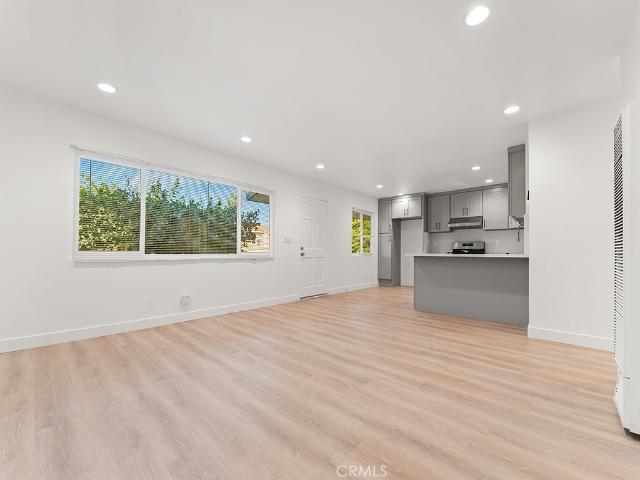 2 BR, 1 BA Apartment 308 South Laurel Street, Santa Ana, CA 92704