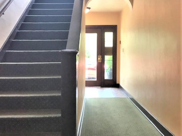 2 BR, 1 BA Apartment 309 Belmont Avenue East Unit 102, Seattle, WA 98102