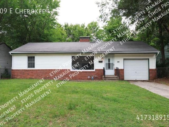2 BR, 1 BA Apartment 309 E Cherokee, Springfield, MO 65807