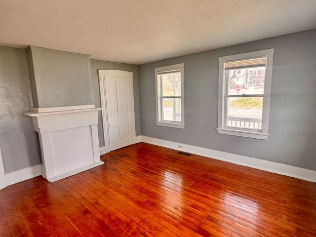 2 BR, 1 BA Apartment 30 Central St, Farmington, NH 03835