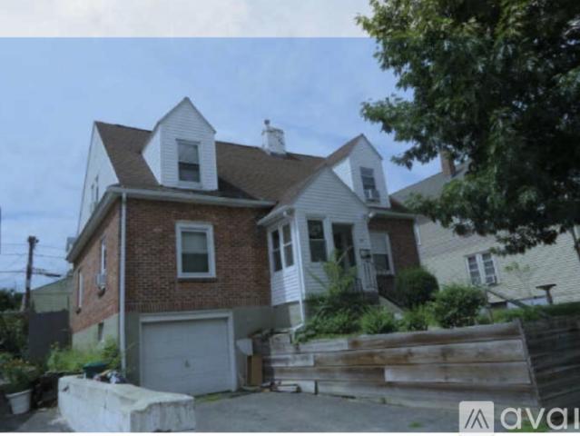 2 BR, 1 BA Apartment 30 Dustin Street, Unit 2, Worcester, MA 01604