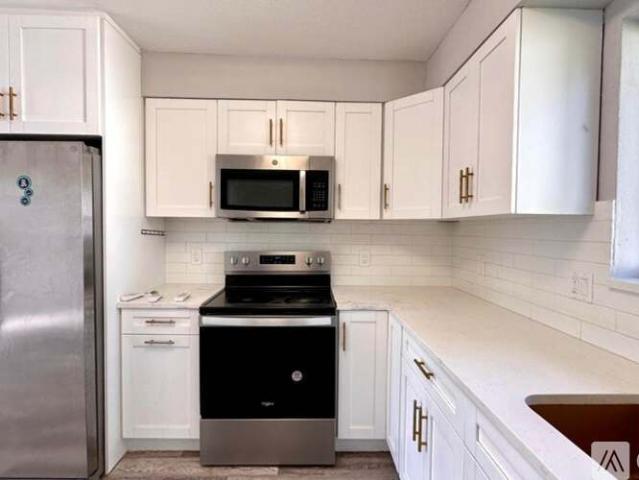 2 BR, 1 BA Apartment 313 Swain Blvd, Greenacres, FL 33463