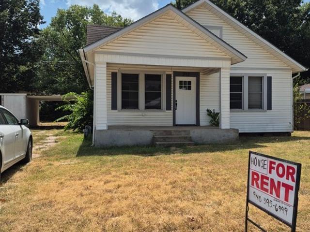 2 BR, 1 BA Apartment 312 Small St, Bowie, TX 76230