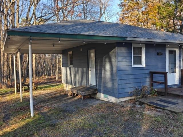 2 BR, 1 BA Apartment 3136 Fern Road, Pocono Summit, PA 18346