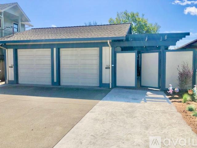 2 BR, 1 BA Apartment 314 Hewett Street, Santa Rosa, CA 95401