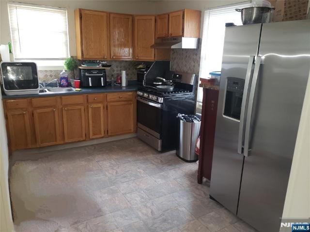 2 BR, 1 BA Apartment 314 Levinsohn Pl, Englewood, NJ 7631