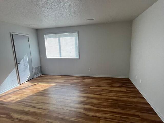 2 BR, 1 BA Apartment 315 Ash St, Carlisle, IA 50047