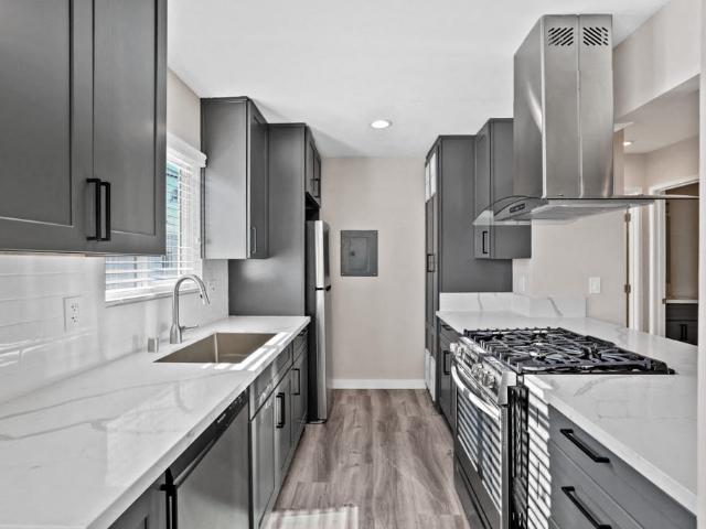 2 BR, 1 BA Apartment 316 16th Street Unit 04, Huntington Beach, CA 92648