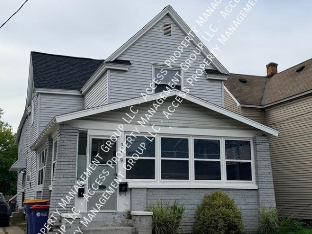 2 BR, 1 BA Apartment 319 Gunnison Ave SW, Grand Rapids, MI 49504