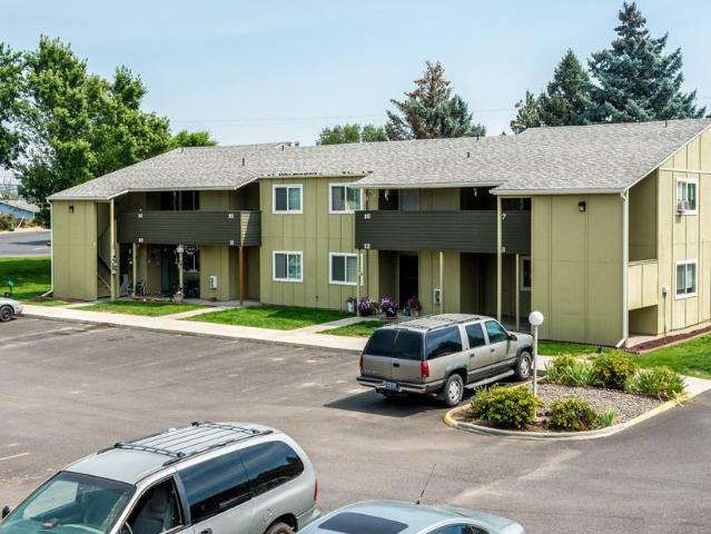 2 BR, 1 BA Apartment 319 SW G St Madras, OR 97741