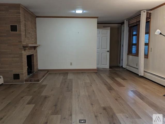 2 BR, 1 BA Apartment 31 Brookshire Road, Unit 2, Worcester, MA 01609