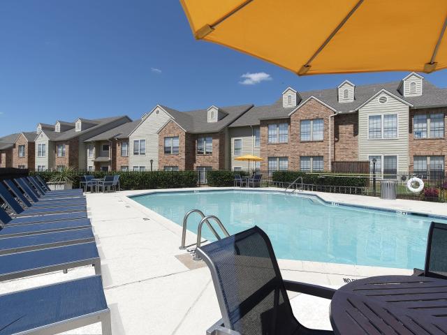 2 BR, 1 BA Apartment 3200 South Center Street Unit A207, Arlington, TX 76014