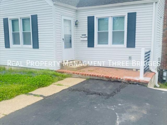 2 BR, 1 BA Apartment 3208 Dix Ave, St Louis, MO 63114