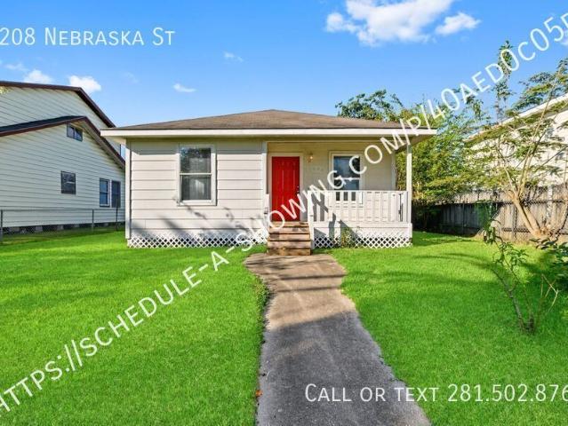 2 BR, 1 BA Apartment 3208 Nebraska St, Baytown, TX 77520