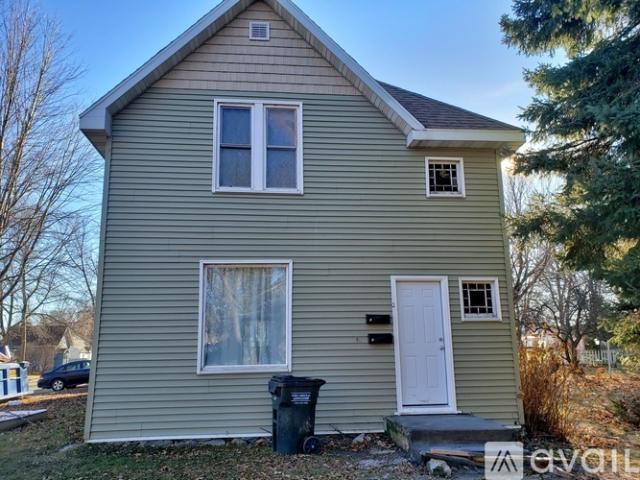 2 BR, 1 BA Apartment 320 Augusta Ave SE, Unit 2, Willmar, MN 56201