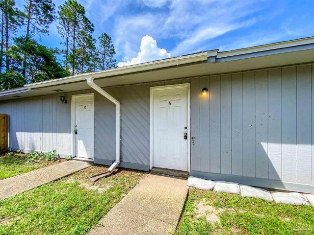 2 BR, 1 BA Apartment 320 North Crow Rd, Pensacola, FL 32506